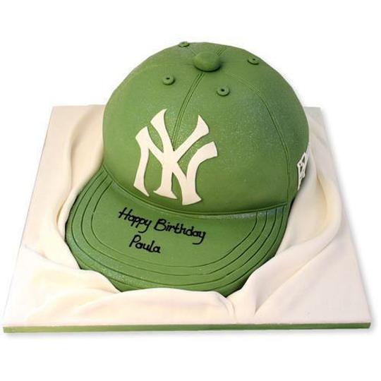 Baseball cap birthday cake - TheSmartCookieCook