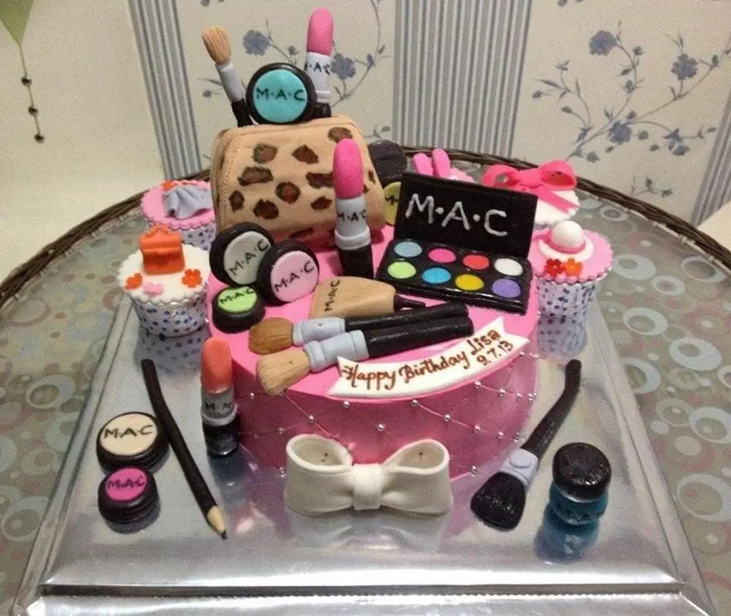 Birthday cakes for girls turning 10 - TheSmartCookieCook