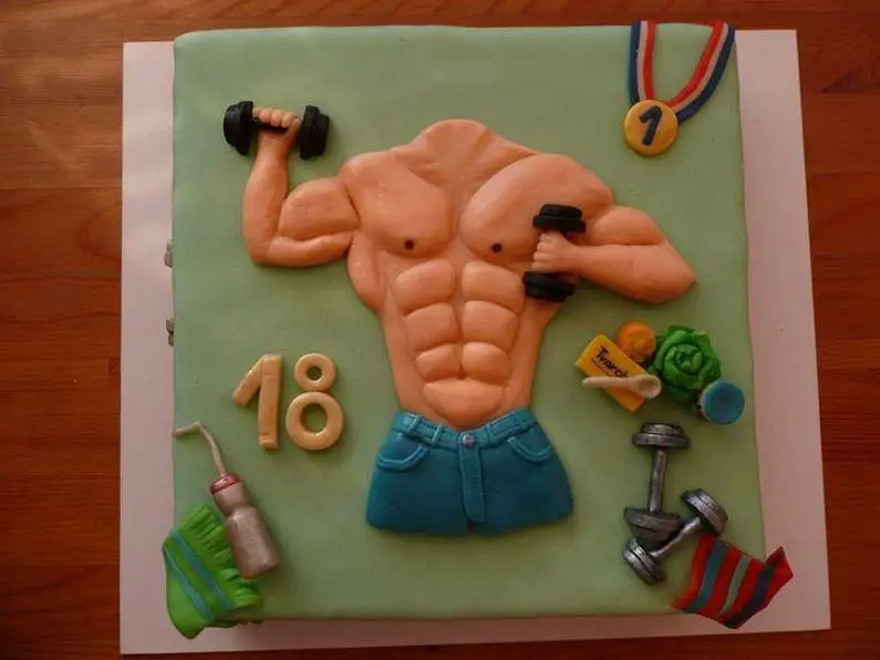 Bodybuilding birthday cake