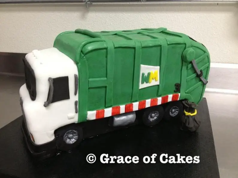 Garbage truck birthday cakes - TheSmartCookieCook