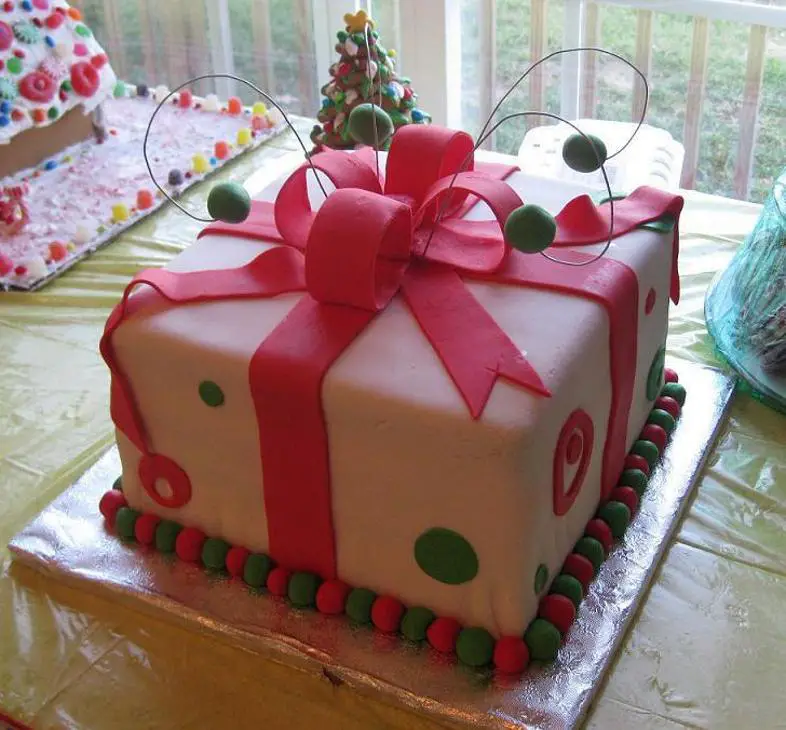 Present style birthday cakes