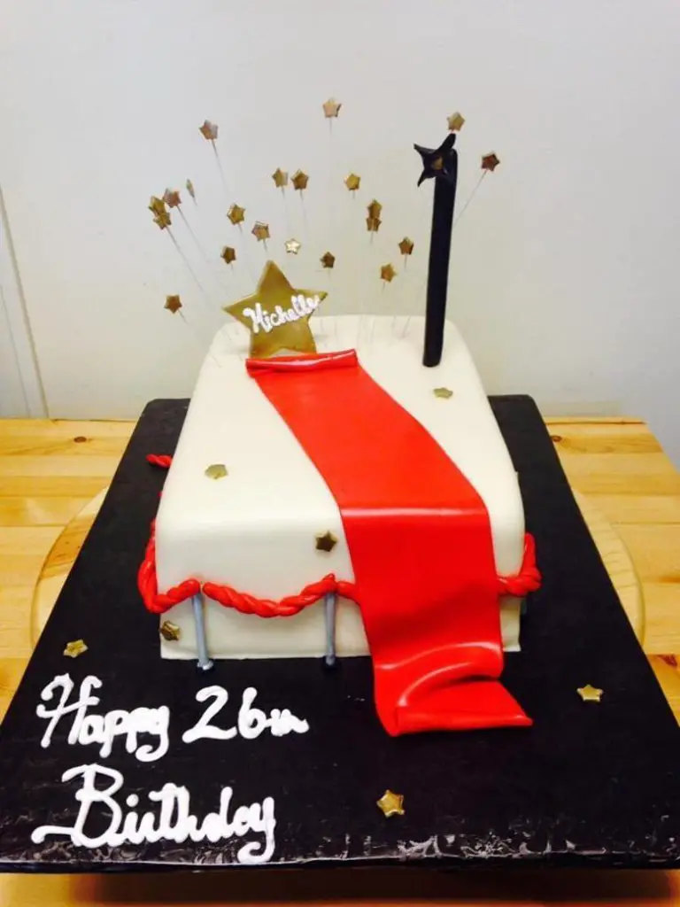 Red carpet birthday cakes